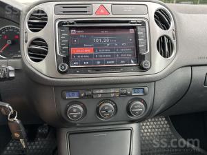 Grey Volkswagen Tiguan 2009 in Ogre, with an engine capacity of 1.40 L and mileage of 241 thousand km for 5750 €, photo 16 on AUTOMOTO.COM.LV
