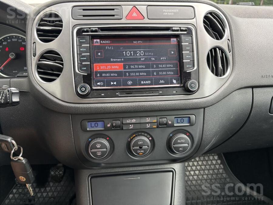 Grey Volkswagen Tiguan 2009 in Ogre, with an engine capacity of 1.40 L and mileage of 241 thousand km for 5750 €, photo 16 on AUTOMOTO.COM.LV