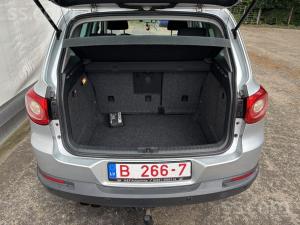 Grey Volkswagen Tiguan 2009 in Ogre, with an engine capacity of 1.40 L and mileage of 241 thousand km for 5750 €, photo 17 on AUTOMOTO.COM.LV