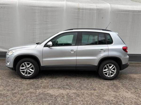 Pelēks Volkswagen Tiguan 2009 Ogre, ar dzinēja tilpumu 1.40 L un nobraukumu 241 tūkst. km par 5750 €, foto 2 vietnē AUTOMOTO.COM.LV