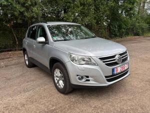 Grey Volkswagen Tiguan 2009 in Ogre, with an engine capacity of 1.40 L and mileage of 241 thousand km for 5750 €, photo 5 on AUTOMOTO.COM.LV