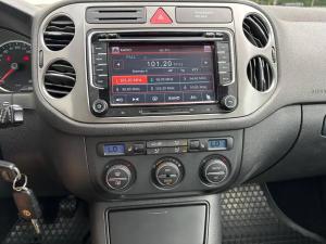 Grey Volkswagen Tiguan 2009 in Ogre, with an engine capacity of 1.40 L and mileage of 241 thousand km for 5750 €, photo 11 on AUTOMOTO.COM.LV
