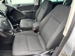 Grey Volkswagen Tiguan 2009 in Ogre, with an engine capacity of 1.40 L and mileage of 241 thousand km for 5750 €, photo 13 on AUTOMOTO.COM.LV