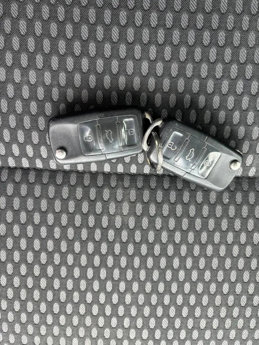 Grey Volkswagen Tiguan 2009 in Ogre, with an engine capacity of 1.40 L and mileage of 241 thousand km for 5750 €, photo 17 on AUTOMOTO.COM.LV