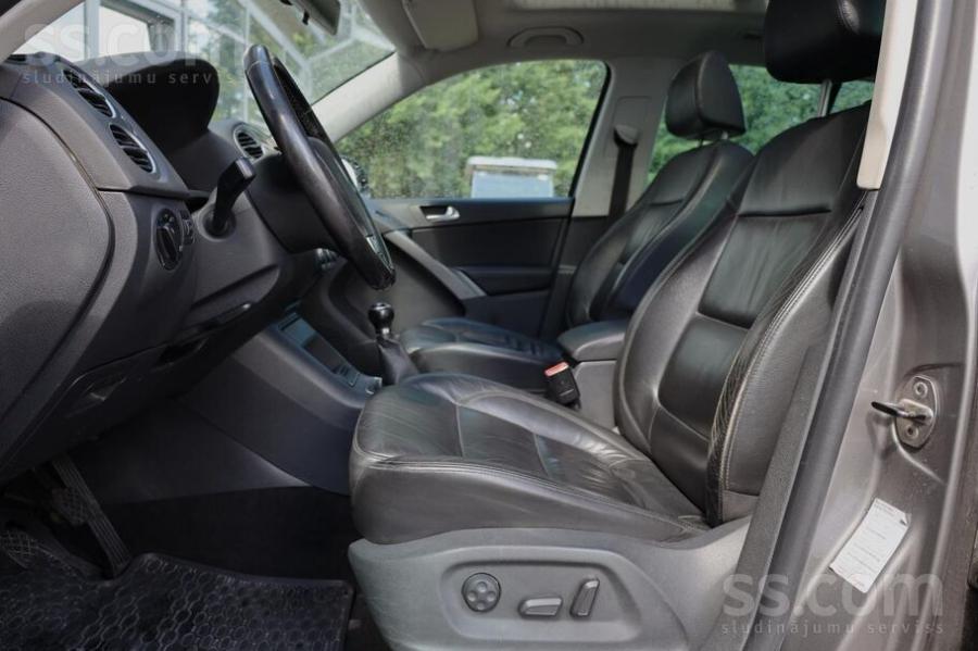 Pelēks Volkswagen Tiguan 2009 Rīga, ar dzinēja tilpumu 2.00 L un nobraukumu 0 tūkst. km par 3495 €, foto 9 vietnē AUTOMOTO.COM.LV