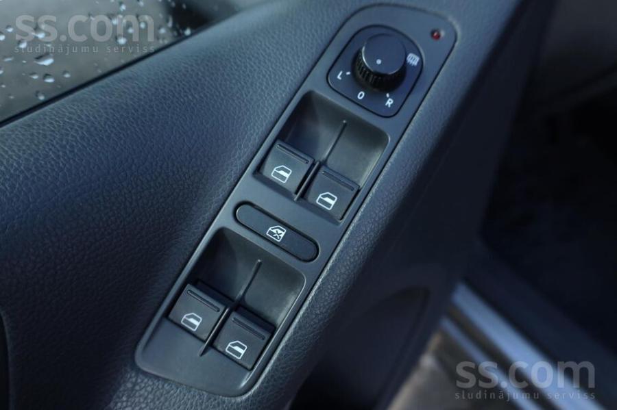 Pelēks Volkswagen Tiguan 2009 Rīga, ar dzinēja tilpumu 2.00 L un nobraukumu 0 tūkst. km par 3495 €, foto 19 vietnē AUTOMOTO.COM.LV
