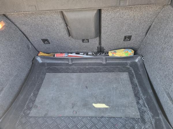 Pelēks Volkswagen Tiguan 2009 Tallina, ar dzinēja tilpumu 0.00 L un nobraukumu 141 tūkst. km par 4800 €, foto 10 vietnē AUTOMOTO.COM.LV
