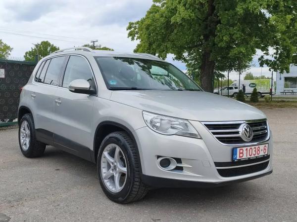 Pelēks Volkswagen Tiguan 2009 Cēsis, ar dzinēja tilpumu 2.00 L un nobraukumu 252 tūkst. km par 6950 €, foto 3 vietnē AUTOMOTO.COM.LV