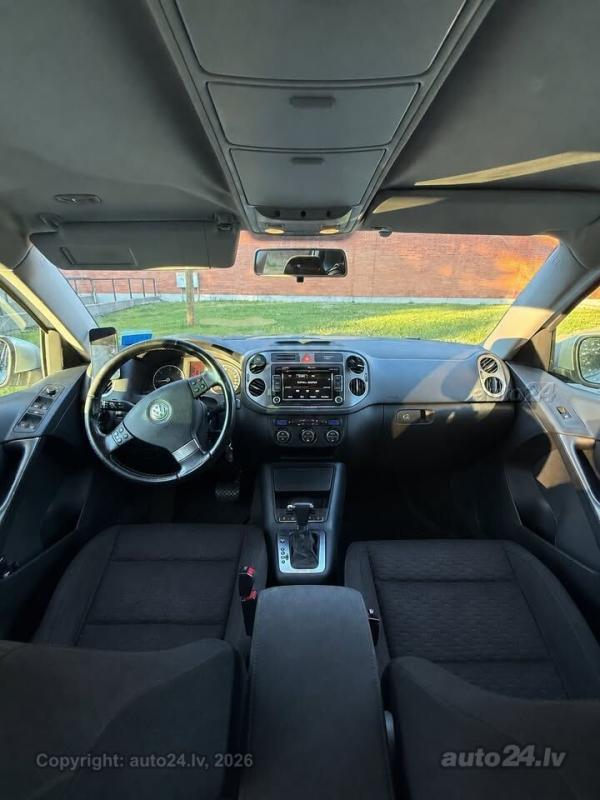 Pelēks Volkswagen Tiguan 2009 Tallina, ar dzinēja tilpumu 2.00 L un nobraukumu 243 tūkst. km par 4900 €, foto 7 vietnē AUTOMOTO.COM.LV