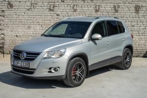 Pelēks Volkswagen Tiguan 2009 Liepāja, ar dzinēja tilpumu 1.40 L un nobraukumu 257 tūkst. km par 6950 €, foto  vietnē AUTOMOTO.COM.LV