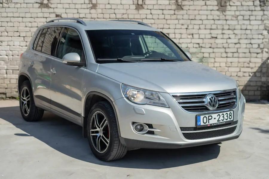 Grey Volkswagen Tiguan 2009 in Liepaja, with an engine capacity of 1.40 L and mileage of 257 thousand km for 6950 €, photo 6 on AUTOMOTO.COM.LV