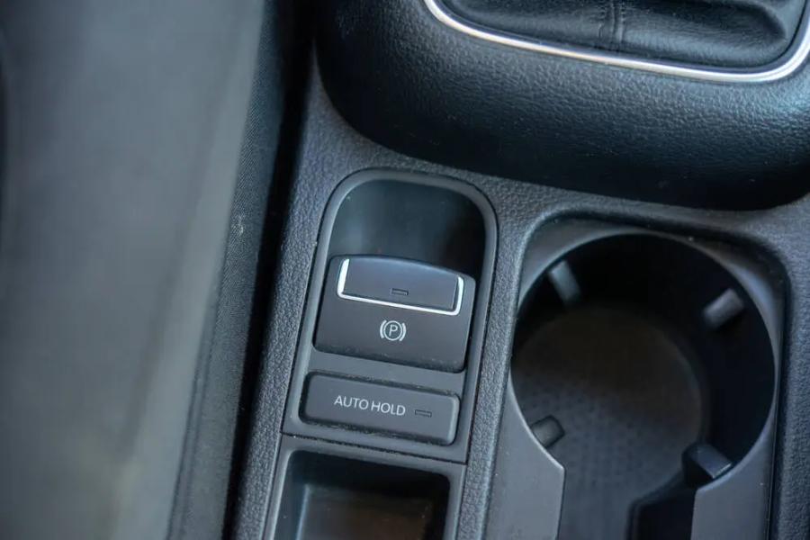 Grey Volkswagen Tiguan 2009 in Liepaja, with an engine capacity of 1.40 L and mileage of 257 thousand km for 6950 €, photo 19 on AUTOMOTO.COM.LV
