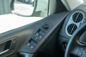 Grey Volkswagen Tiguan 2009 in Liepaja, with an engine capacity of 1.40 L and mileage of 257 thousand km for 6950 €, photo 27 on AUTOMOTO.COM.LV