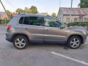 Pelēks Volkswagen Tiguan 2009 Raseiniai, ar dzinēja tilpumu 1.97 L un nobraukumu 260 tūkst. km par 3999 €, foto 5 vietnē AUTOMOTO.COM.LV