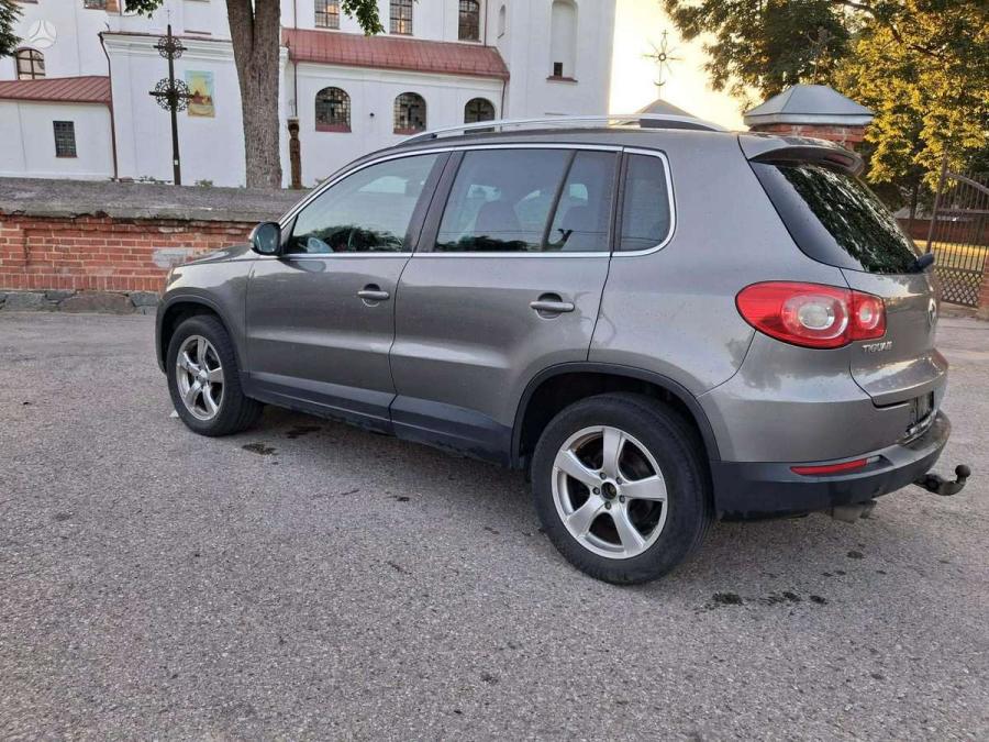 Pelēks Volkswagen Tiguan 2009 Raseiniai, ar dzinēja tilpumu 1.97 L un nobraukumu 260 tūkst. km par 3999 €, foto 7 vietnē AUTOMOTO.COM.LV