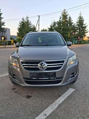 Pelēks Volkswagen Tiguan 2009 Raseiniai, ar dzinēja tilpumu 1.97 L un nobraukumu 260 tūkst. km par 3999 €, foto 14 vietnē AUTOMOTO.COM.LV