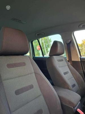 Pelēks Volkswagen Tiguan 2009 Raseiniai, ar dzinēja tilpumu 1.97 L un nobraukumu 260 tūkst. km par 3999 €, foto 17 vietnē AUTOMOTO.COM.LV