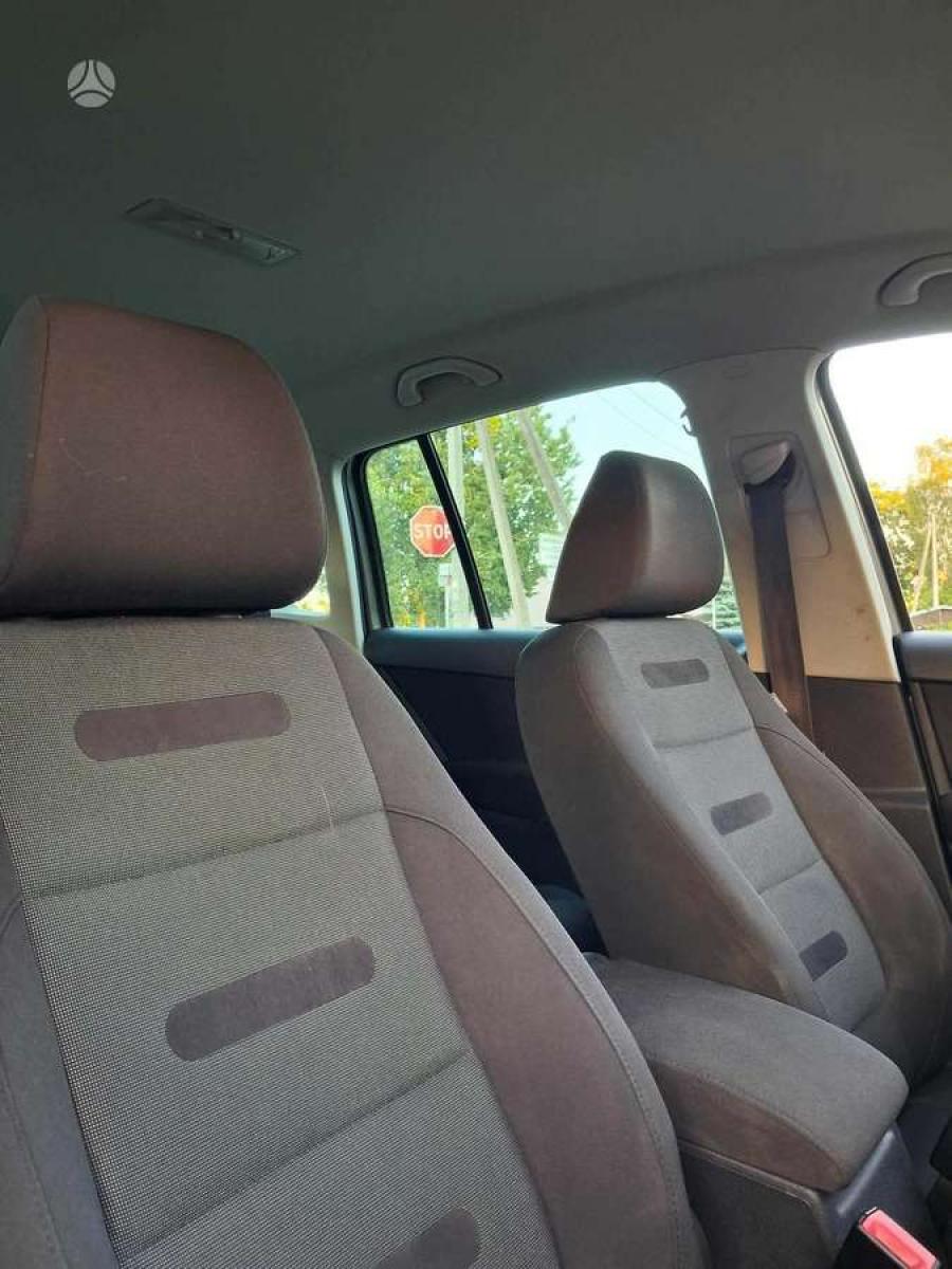 Pelēks Volkswagen Tiguan 2009 Raseiniai, ar dzinēja tilpumu 1.97 L un nobraukumu 260 tūkst. km par 3999 €, foto 17 vietnē AUTOMOTO.COM.LV