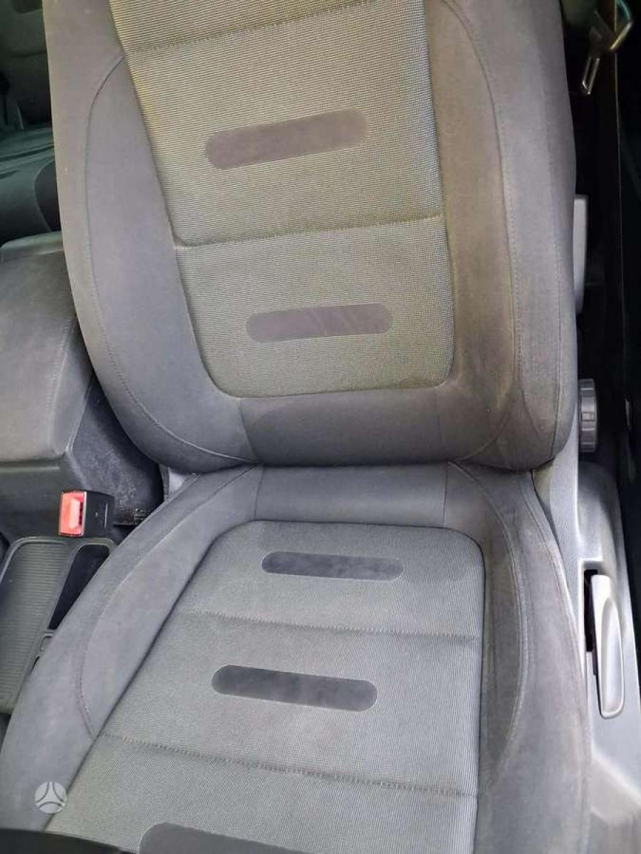 Pelēks Volkswagen Tiguan 2009 Raseiniai, ar dzinēja tilpumu 1.97 L un nobraukumu 260 tūkst. km par 3999 €, foto 18 vietnē AUTOMOTO.COM.LV
