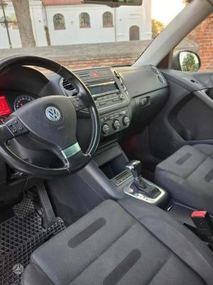 Pelēks Volkswagen Tiguan 2009 Raseiniai, ar dzinēja tilpumu 1.97 L un nobraukumu 260 tūkst. km par 3999 €, foto 20 vietnē AUTOMOTO.COM.LV