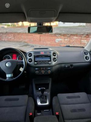Pelēks Volkswagen Tiguan 2009 Raseiniai, ar dzinēja tilpumu 1.97 L un nobraukumu 260 tūkst. km par 3999 €, foto 22 vietnē AUTOMOTO.COM.LV