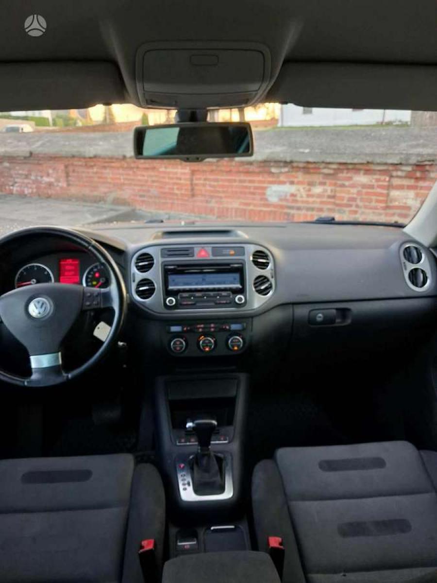Pelēks Volkswagen Tiguan 2009 Raseiniai, ar dzinēja tilpumu 1.97 L un nobraukumu 260 tūkst. km par 3999 €, foto 22 vietnē AUTOMOTO.COM.LV