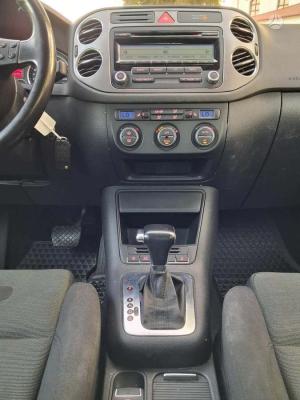 Pelēks Volkswagen Tiguan 2009 Raseiniai, ar dzinēja tilpumu 1.97 L un nobraukumu 260 tūkst. km par 3999 €, foto 23 vietnē AUTOMOTO.COM.LV