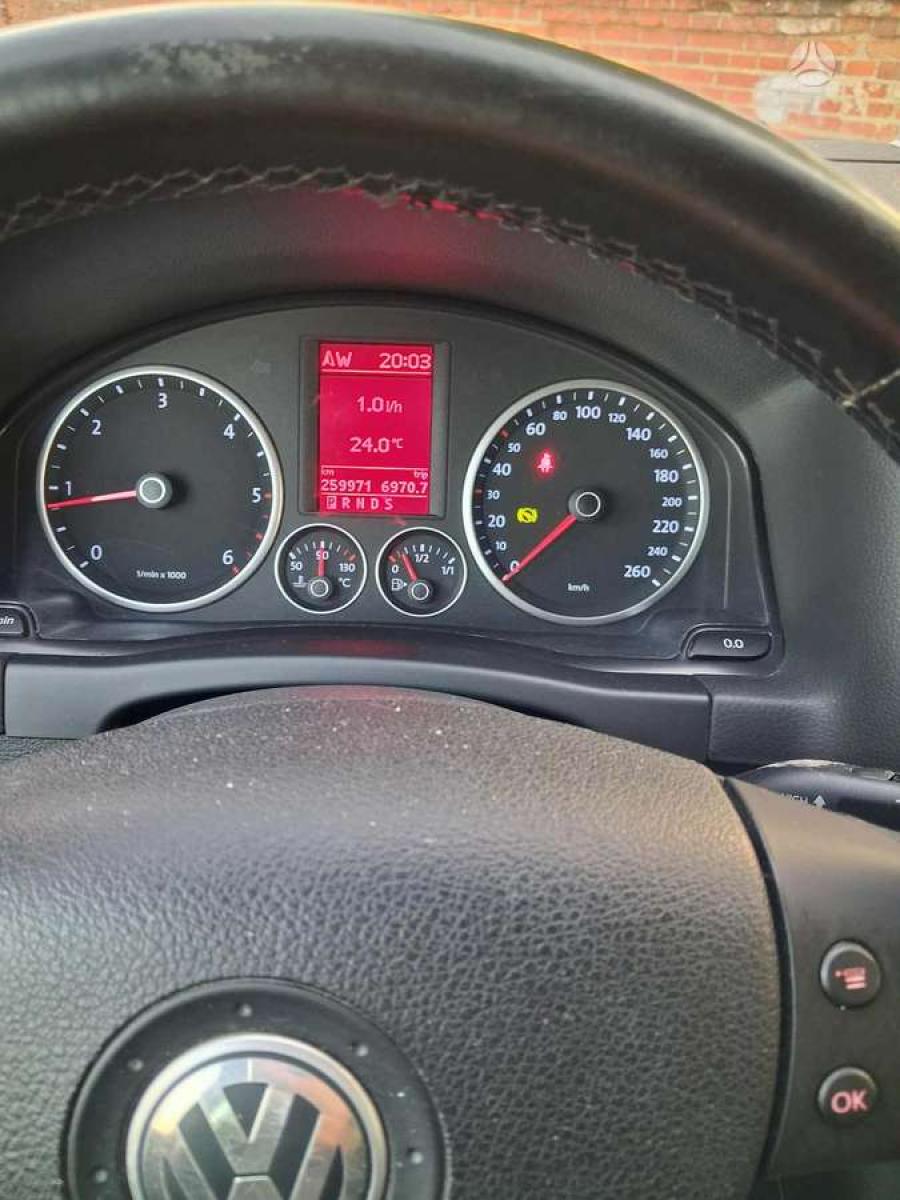 Pelēks Volkswagen Tiguan 2009 Raseiniai, ar dzinēja tilpumu 1.97 L un nobraukumu 260 tūkst. km par 3999 €, foto 26 vietnē AUTOMOTO.COM.LV