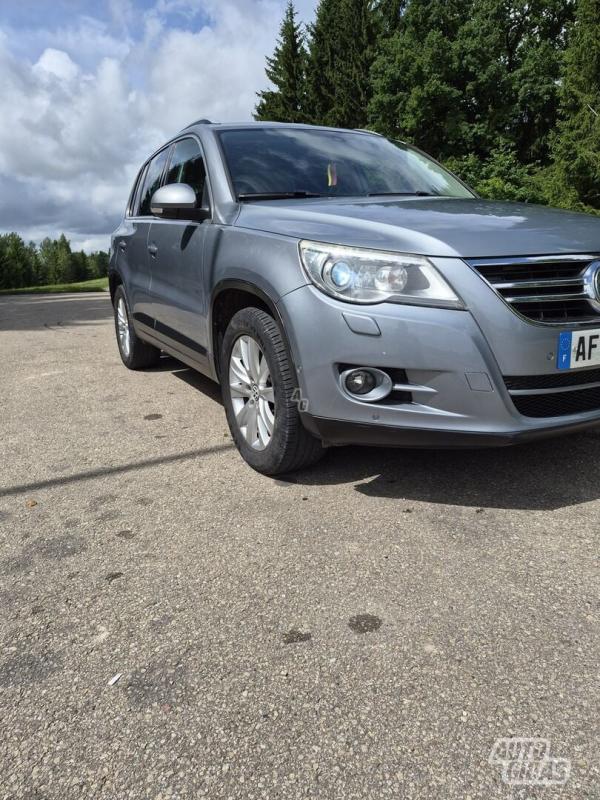 Pelēks Volkswagen Tiguan 2009 Telšiai, ar dzinēja tilpumu 2.00 L un nobraukumu 252 tūkst. km par 6000 €, foto 6 vietnē AUTOMOTO.COM.LV