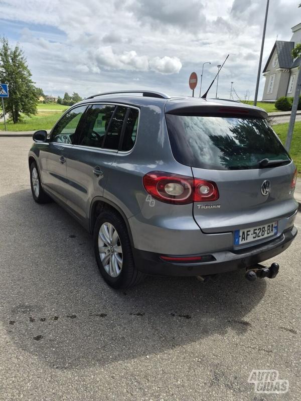 Pelēks Volkswagen Tiguan 2009 Telšiai, ar dzinēja tilpumu 2.00 L un nobraukumu 252 tūkst. km par 6000 €, foto 9 vietnē AUTOMOTO.COM.LV