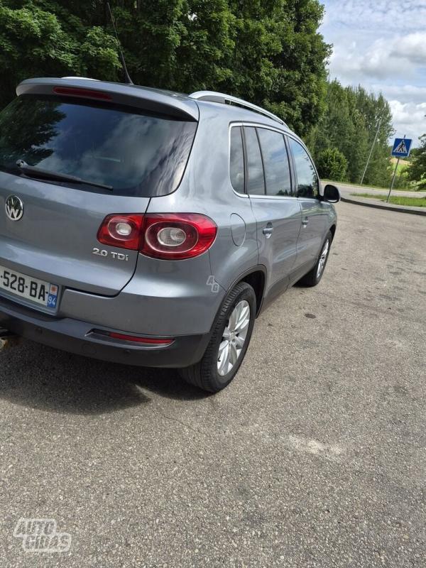 Pelēks Volkswagen Tiguan 2009 Telšiai, ar dzinēja tilpumu 2.00 L un nobraukumu 252 tūkst. km par 6000 €, foto 10 vietnē AUTOMOTO.COM.LV