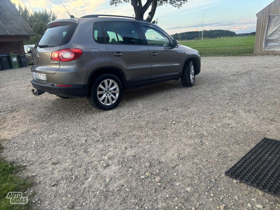 Pelēks Volkswagen Tiguan 2009 Šilalė, ar dzinēja tilpumu 2.00 L un nobraukumu 324 tūkst. km par 4600 €, foto 10 vietnē AUTOMOTO.COM.LV