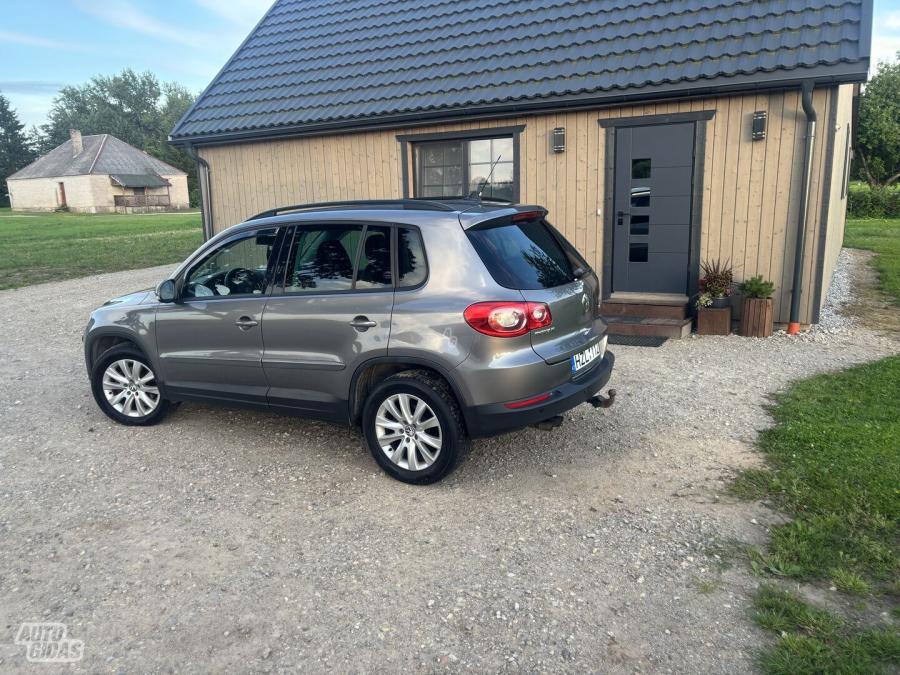 Pelēks Volkswagen Tiguan 2009 Šilalė, ar dzinēja tilpumu 2.00 L un nobraukumu 324 tūkst. km par 4600 €, foto 12 vietnē AUTOMOTO.COM.LV