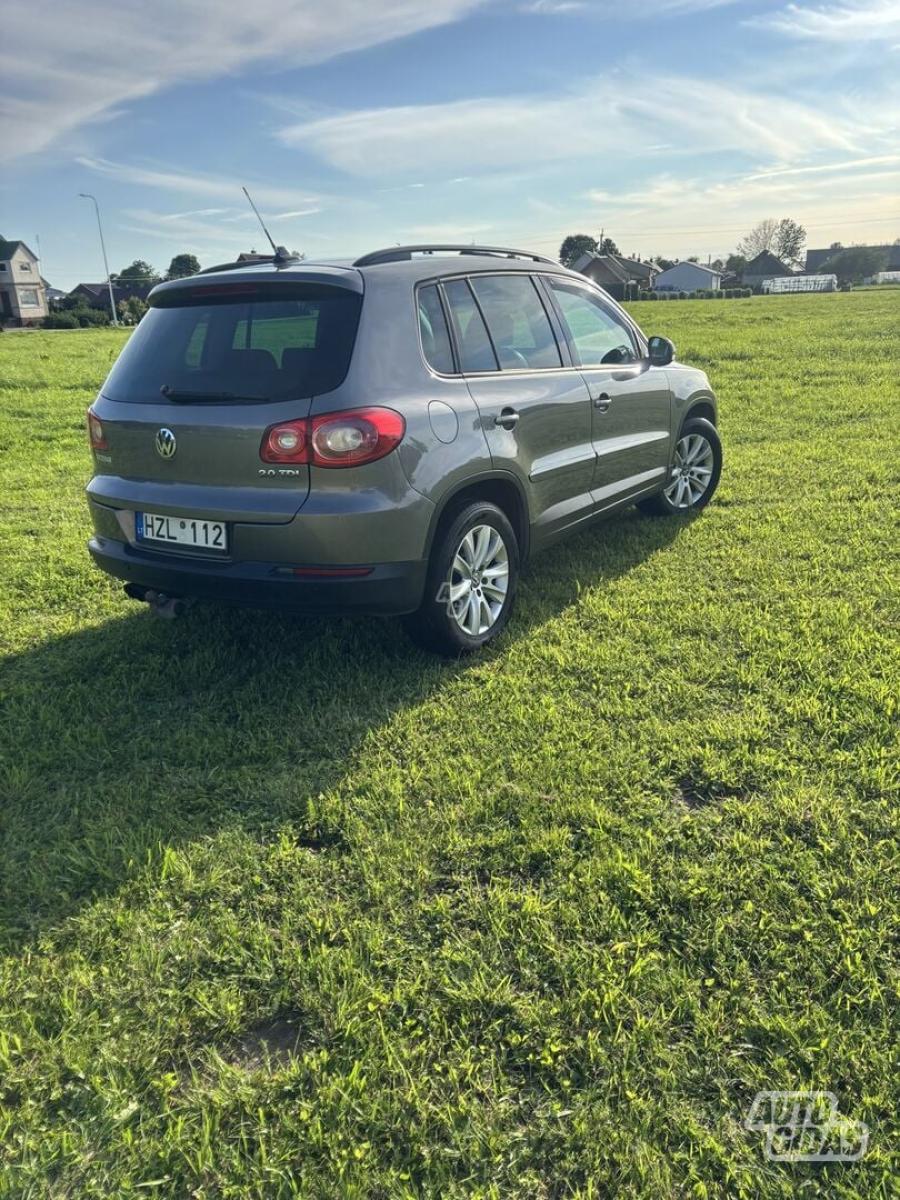 Pelēks Volkswagen Tiguan 2009 Šilalė, ar dzinēja tilpumu 2.00 L un nobraukumu 324 tūkst. km par 4600 €, foto 16 vietnē AUTOMOTO.COM.LV