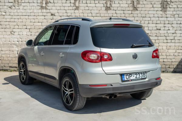 Pelēks Volkswagen Tiguan 2009 Liepāja, ar dzinēja tilpumu 1.40 L un nobraukumu 257 tūkst. km par 6750 €, foto 2 vietnē AUTOMOTO.COM.LV