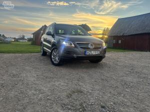 Pelēks Volkswagen Tiguan 2009 Šilalė, ar dzinēja tilpumu 2.00 L un nobraukumu 324 tūkst. km par 4500 €, foto  vietnē AUTOMOTO.COM.LV