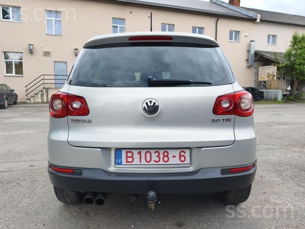 Pelēks Volkswagen Tiguan 2009 Cēsis, ar dzinēja tilpumu 2.00 L un nobraukumu 252 tūkst. km par 6950 €, foto 8 vietnē AUTOMOTO.COM.LV