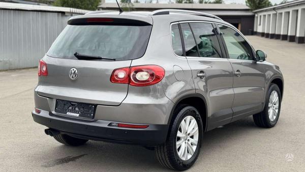 Pelēks Volkswagen Tiguan 2009 Telšiai, ar dzinēja tilpumu 1.39 L un nobraukumu 169 tūkst. km par 5900 €, foto 8 vietnē AUTOMOTO.COM.LV
