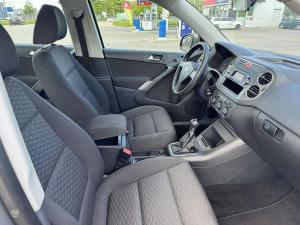 Grey Volkswagen Tiguan 2009 in Kaunas, with an engine capacity of 1.39 L and mileage of 183 thousand km for 5150 €, photo 8 on AUTOMOTO.COM.LV