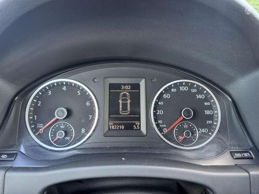Grey Volkswagen Tiguan 2009 in Kaunas, with an engine capacity of 1.39 L and mileage of 183 thousand km for 5150 €, photo 12 on AUTOMOTO.COM.LV