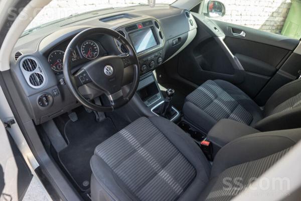 Grey Volkswagen Tiguan 2009 in Liepaja, with an engine capacity of 1.40 L and mileage of 257 thousand km for 6350 €, photo 8 on AUTOMOTO.COM.LV