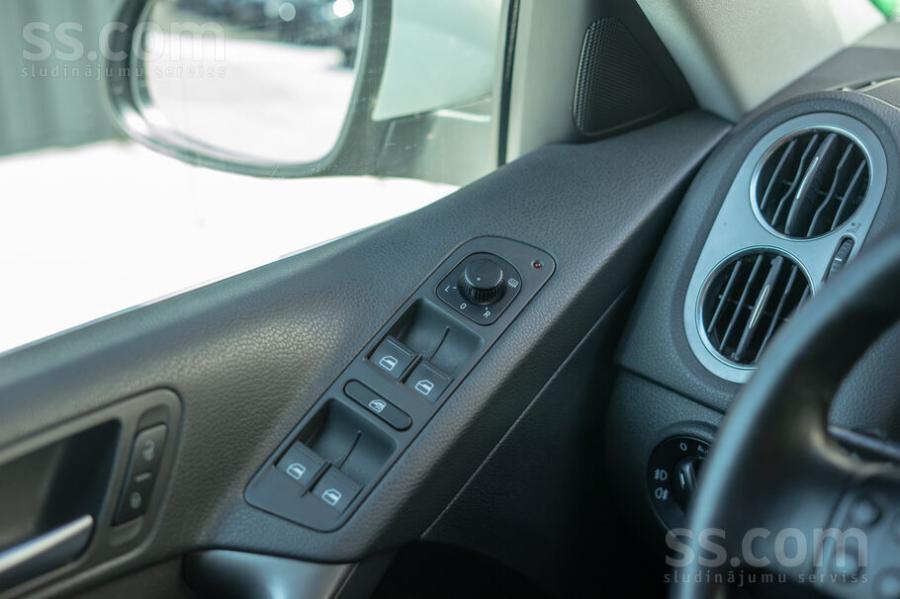 Grey Volkswagen Tiguan 2009 in Liepaja, with an engine capacity of 1.40 L and mileage of 257 thousand km for 6350 €, photo 20 on AUTOMOTO.COM.LV