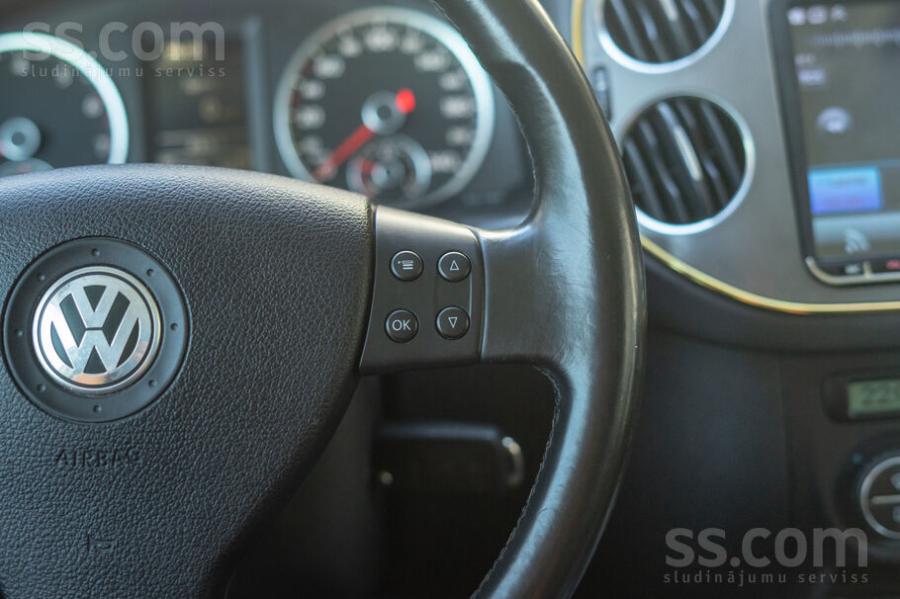 Grey Volkswagen Tiguan 2009 in Liepaja, with an engine capacity of 1.40 L and mileage of 257 thousand km for 6350 €, photo 25 on AUTOMOTO.COM.LV