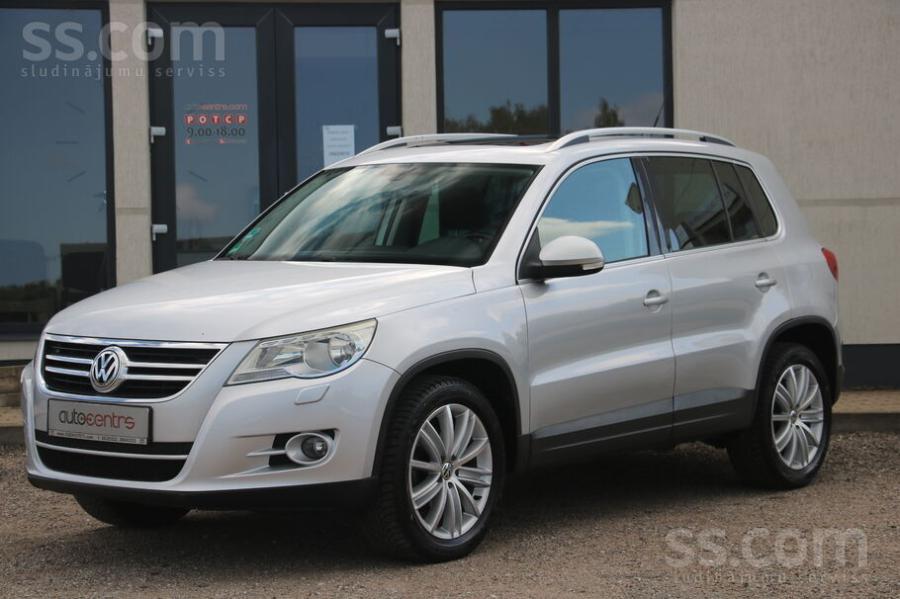 Grey Volkswagen Tiguan 2009 in Tukums, with an engine capacity of 2.00 L and mileage of 138 thousand km for 6969 €, photo 4 on AUTOMOTO.COM.LV