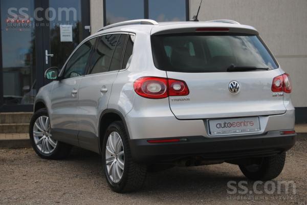 Grey Volkswagen Tiguan 2009 in Tukums, with an engine capacity of 2.00 L and mileage of 138 thousand km for 6969 €, photo 6 on AUTOMOTO.COM.LV