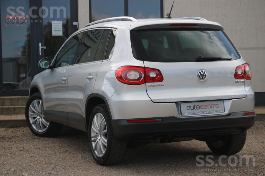Grey Volkswagen Tiguan 2009 in Tukums, with an engine capacity of 2.00 L and mileage of 138 thousand km for 6969 €, photo 6 on AUTOMOTO.COM.LV
