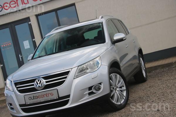 Grey Volkswagen Tiguan 2009 in Tukums, with an engine capacity of 2.00 L and mileage of 138 thousand km for 6969 €, photo 8 on AUTOMOTO.COM.LV