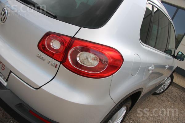 Grey Volkswagen Tiguan 2009 in Tukums, with an engine capacity of 2.00 L and mileage of 138 thousand km for 6969 €, photo 9 on AUTOMOTO.COM.LV