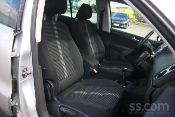 Grey Volkswagen Tiguan 2009 in Tukums, with an engine capacity of 2.00 L and mileage of 138 thousand km for 6969 €, photo 11 on AUTOMOTO.COM.LV
