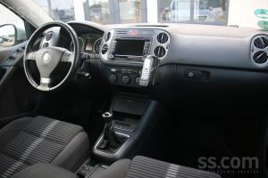 Grey Volkswagen Tiguan 2009 in Tukums, with an engine capacity of 2.00 L and mileage of 138 thousand km for 6969 €, photo 14 on AUTOMOTO.COM.LV